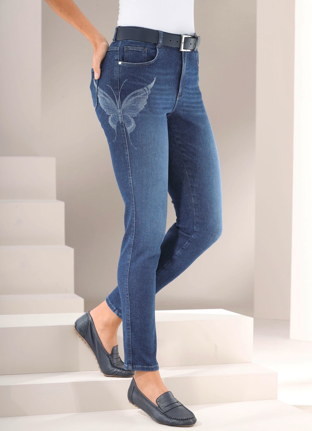 Magic-jeans med fjärilsvaskeffekt - JEANSBLAU